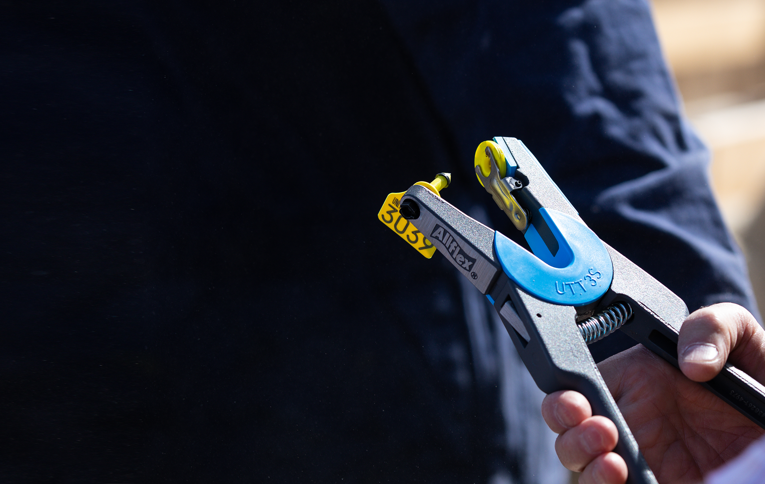 Livestock identification tags, and tissue sampling - Allflex ...